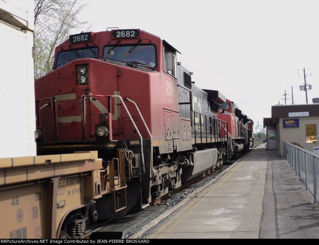 CN 2682 Dash 9-44cw
